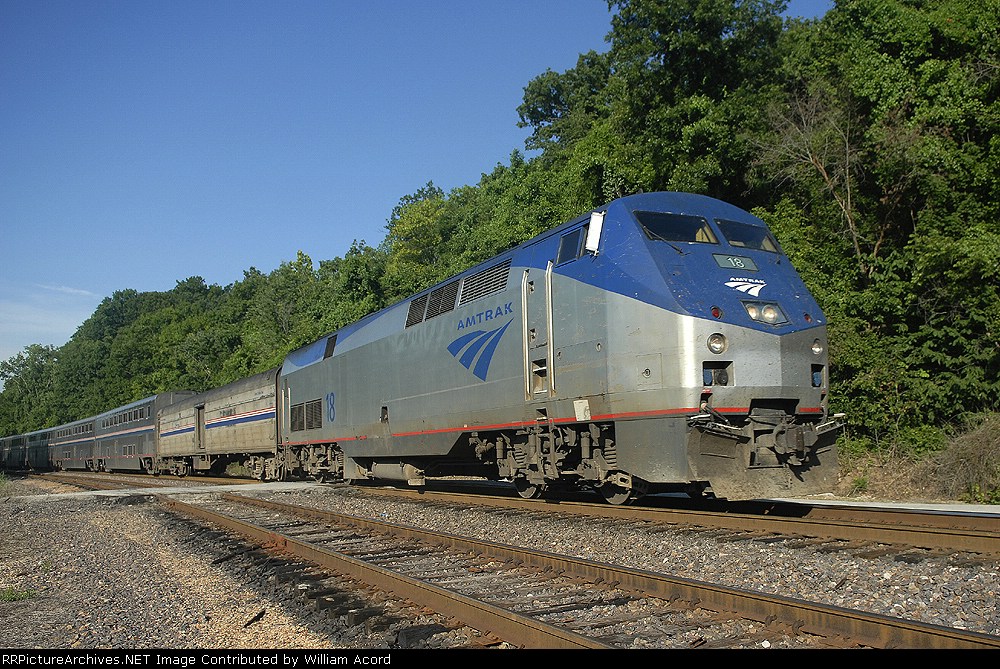 AMTK 18 leading northbound Texas Eagle